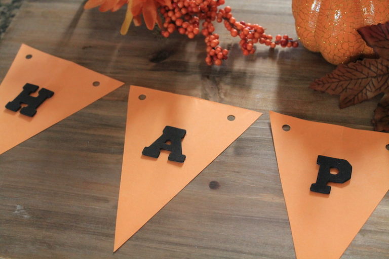 Make a Festive DIY Halloween Garland You Can Hang For Your Spooky Party!