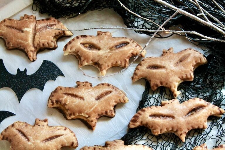 Flying Bat Halloween Pumpkin Pie Pop Tarts | Easy Halloween Party Food!