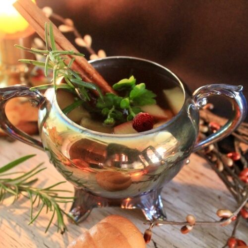 The Leaky Cauldron Cocktail | A Halloween Harry Potter Drink
