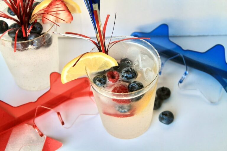 Easy Summer Labor Day Cocktails with Vodka and Fresh Berries
