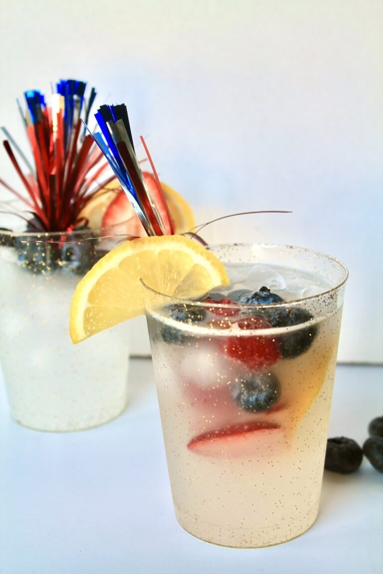 Easy Summer Labor Day Cocktails with Vodka and Fresh Berries